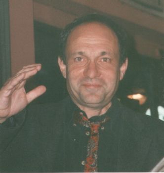 כולם היו ילדיו : על ירון גולן. - המולטי יקום של אלי אשד